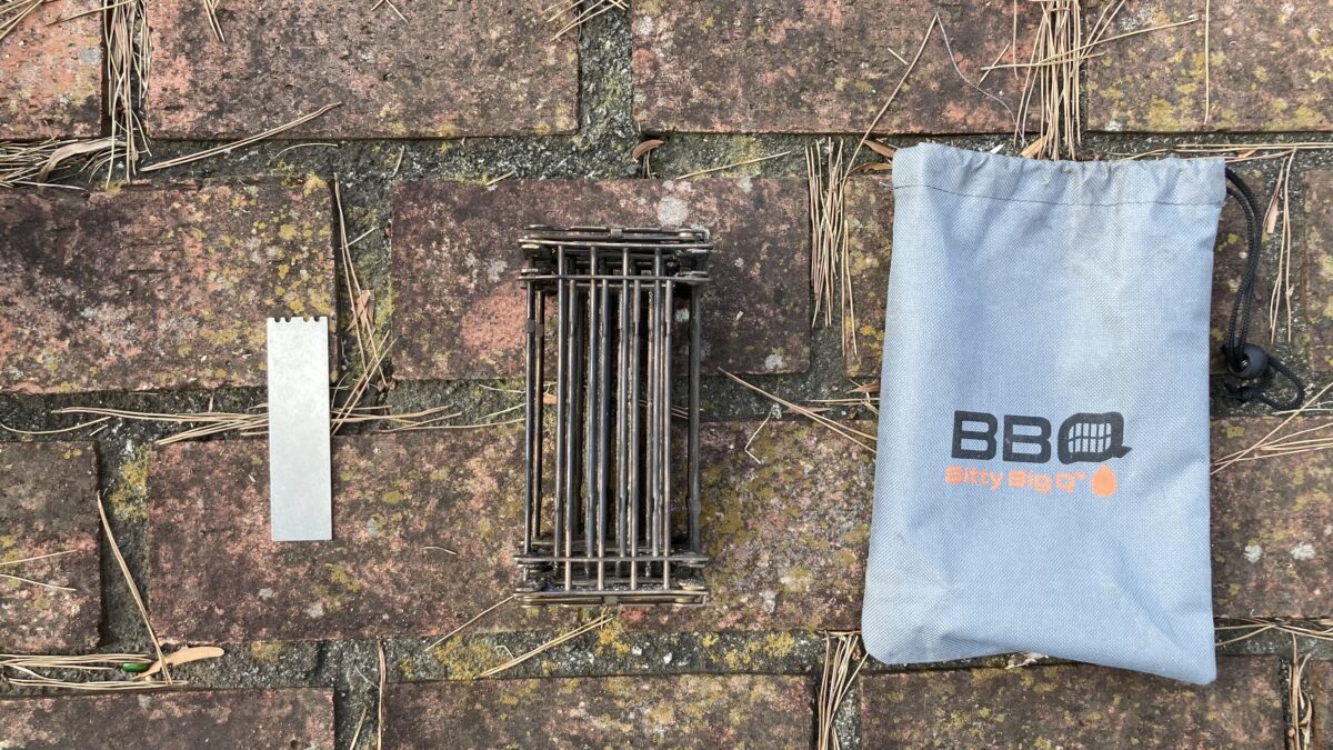 無骨でカッコいい「Bitty Big Q」超コンパクトグリルをレビュー