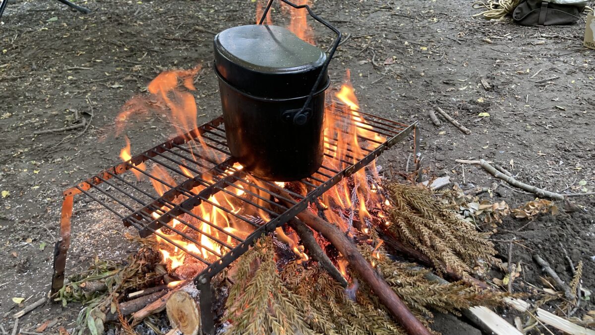 無骨でカッコいい「Bitty Big Q」超コンパクトグリルをレビュー